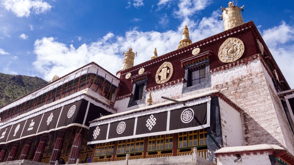 This group is saving Tibetan traditional architecture from destruction ...