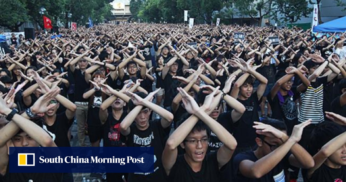 Thousands of university students boycott classes against national ...