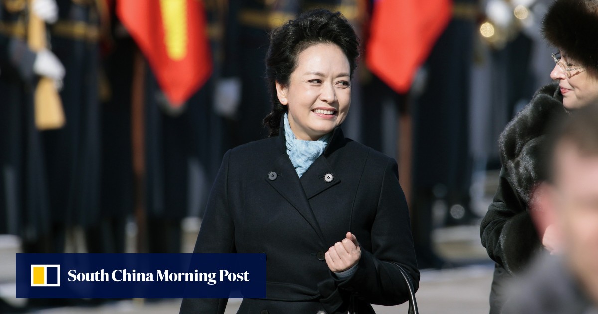 China's first lady Peng Liyuan makes Vanity Fair's best dressed list ...