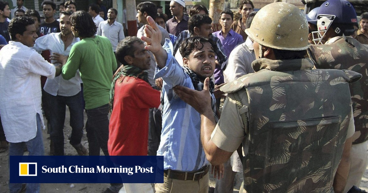 Indian troops deployed to quell Hindu-Muslim riots following killings ...