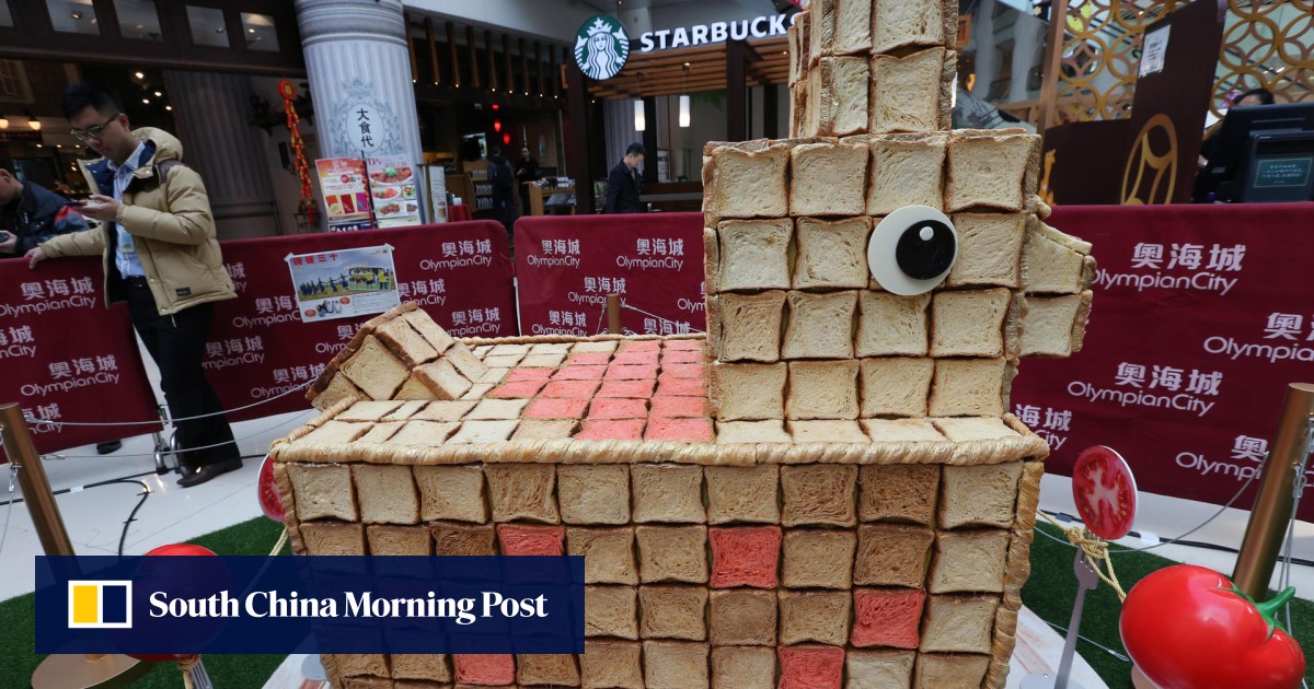 Worst possible taste: Horse sculpture made of bread placed next to ...