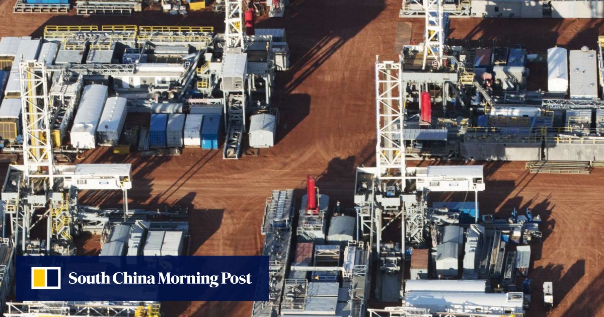 Oil industry equipment firm Shandong Molong shares plunge 14pc after ...