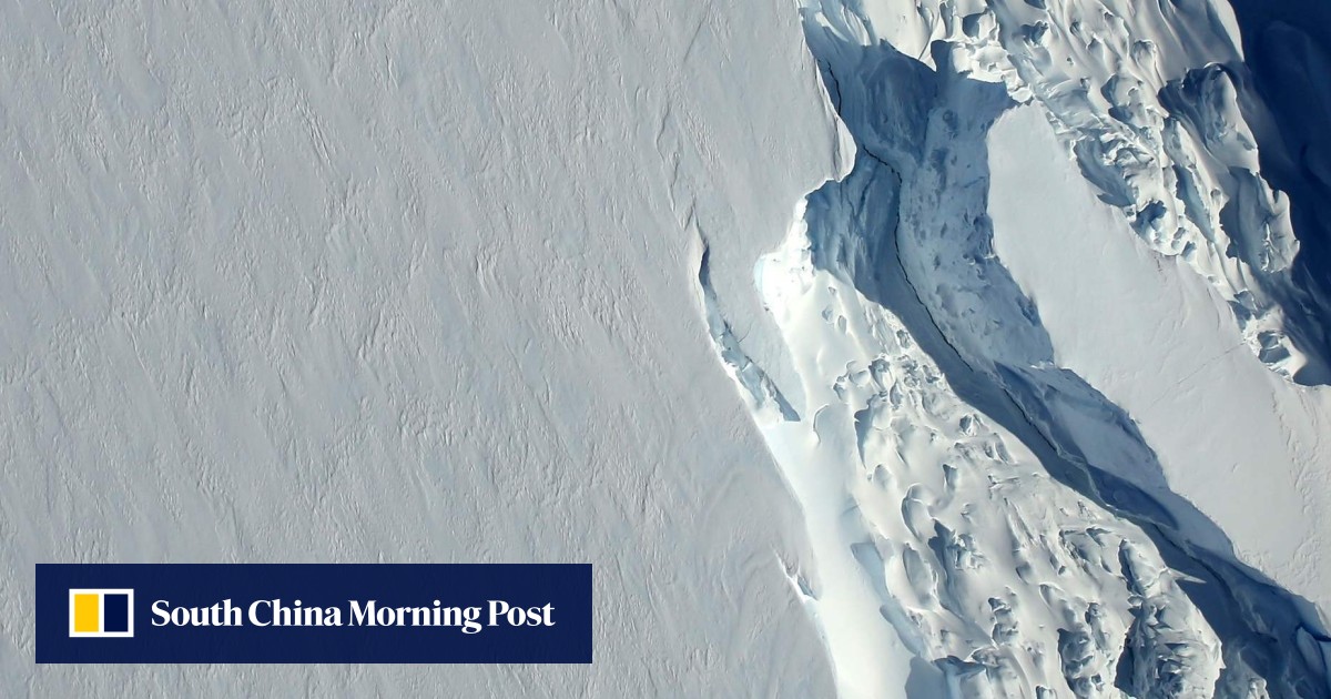 Trillion-tonne iceberg, 70 times the size of Hong Kong Island, breaks ...