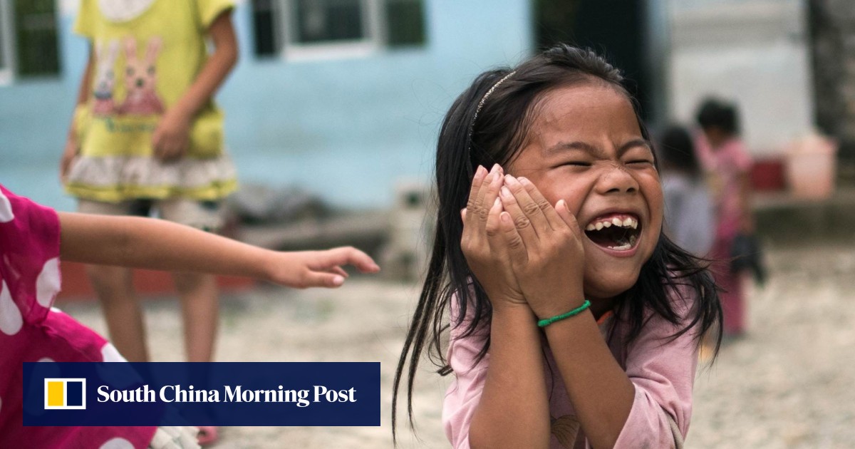 The impoverished Chinese man who devoted his life to raising 12 ...
