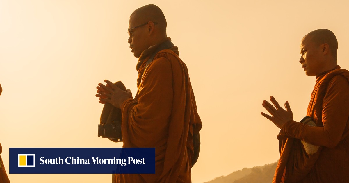 The disappearing language of Chinese hand signals, once shorthand for ...