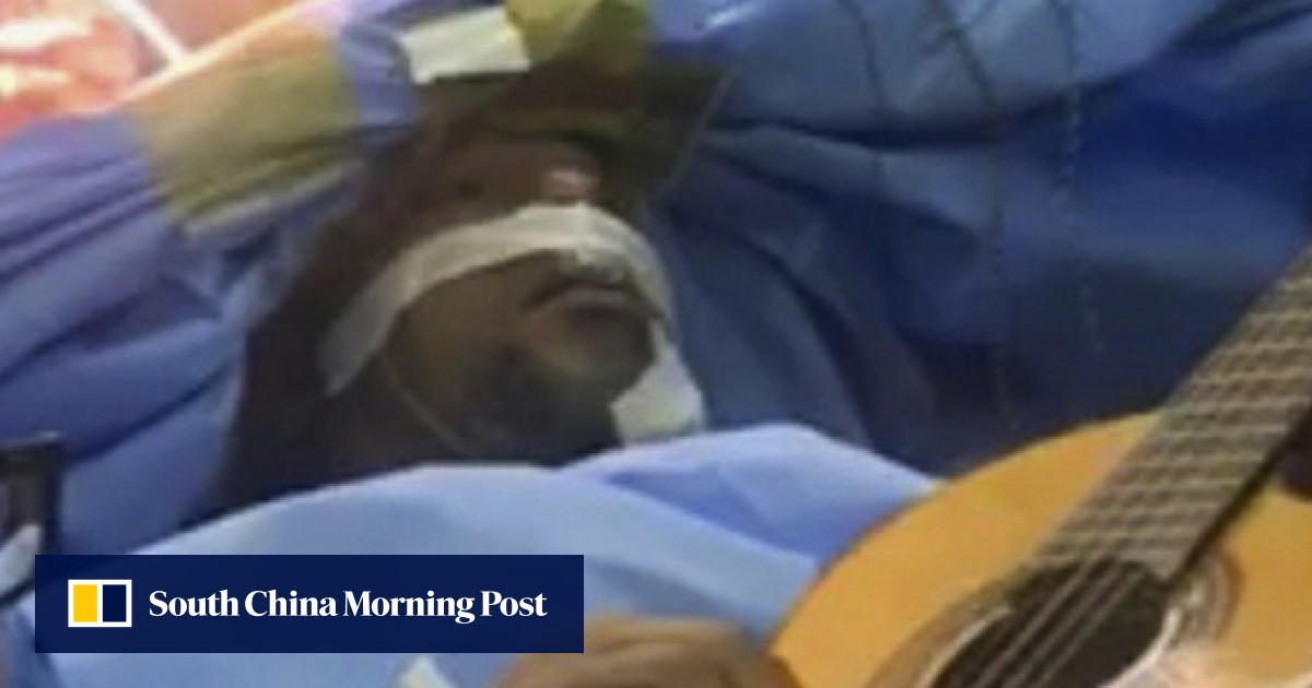 Incredible video shows South African musician Musa Manzini play guitar ...