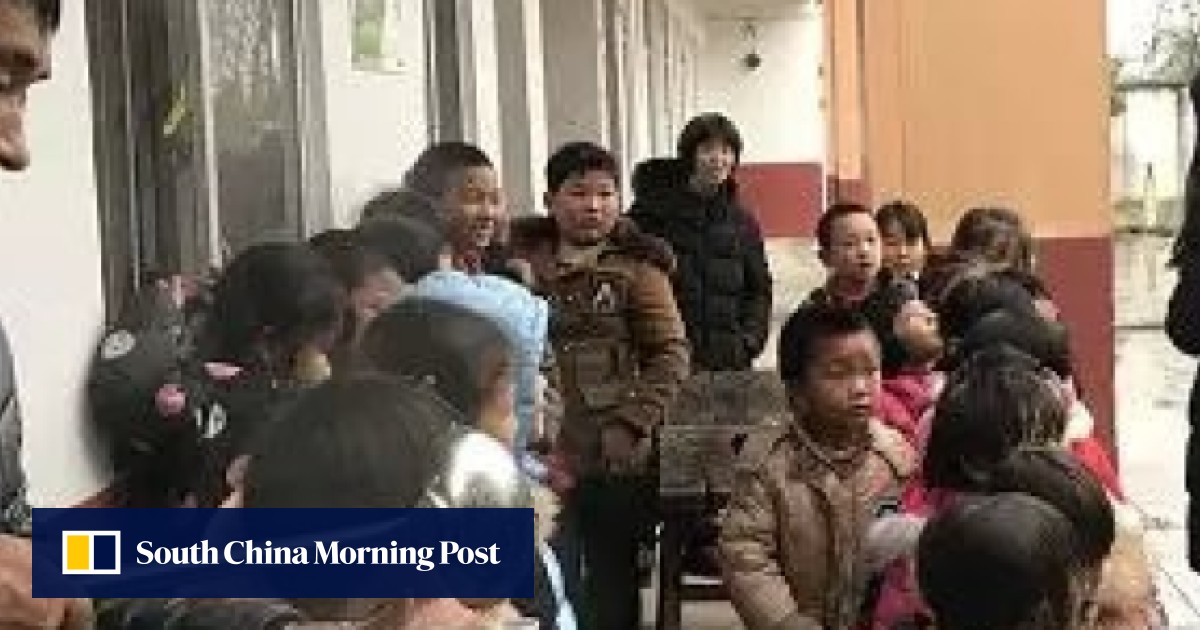 Principal cooks for pupils at a rural Chinese school, repaying his ...